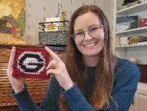 Crocheted Georgia Bulldogs Logo: Free Pattern and Video Tutorial ...